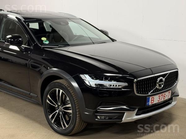 Black Volvo V90 2018 in Jurmala, with an engine capacity of 2.00 L and mileage of 263 thousand km for 19750 €, photo 10 on AUTOMOTO.COM.LV