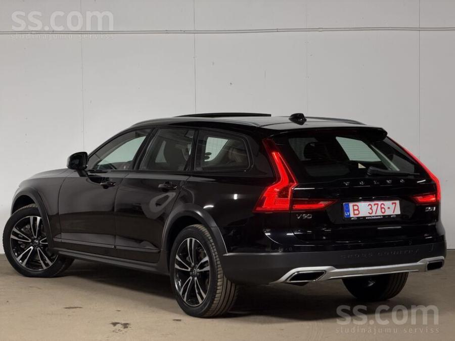 Melns Volvo V90 2018 Jūrmala, ar dzinēja tilpumu 2.00 L un nobraukumu 263 tūkst. km par 19750 €, foto 12 vietnē AUTOMOTO.COM.LV