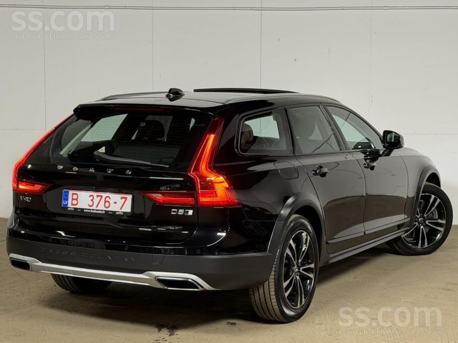 Melns Volvo V90 2018 Jūrmala, ar dzinēja tilpumu 2.00 L un nobraukumu 263 tūkst. km par 19750 €, foto 13 vietnē AUTOMOTO.COM.LV