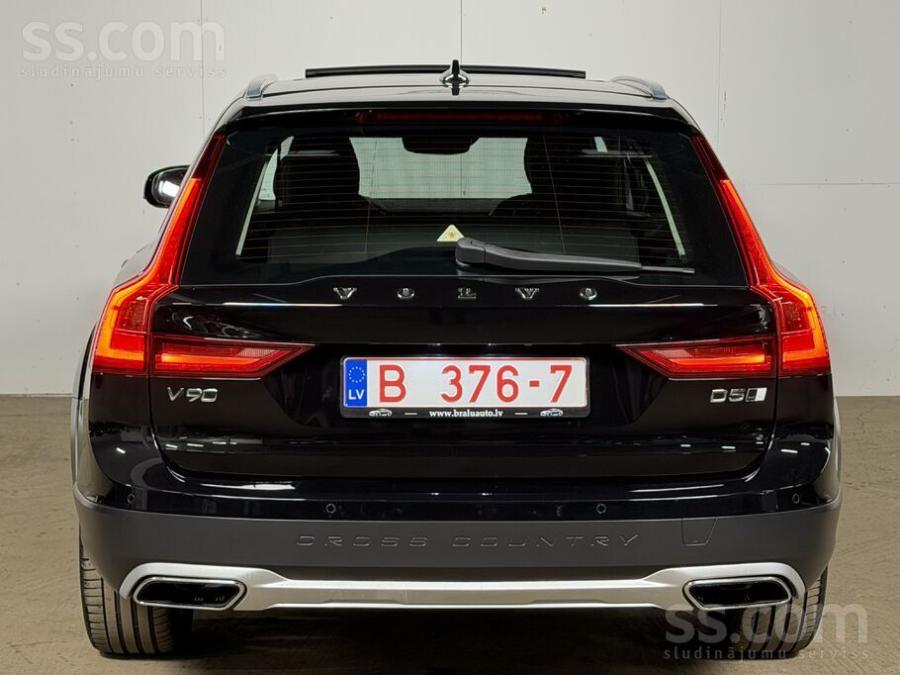 Melns Volvo V90 2018 Jūrmala, ar dzinēja tilpumu 2.00 L un nobraukumu 263 tūkst. km par 19750 €, foto 14 vietnē AUTOMOTO.COM.LV