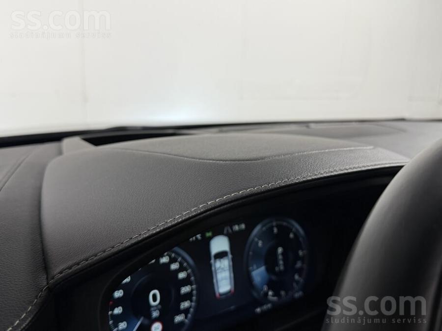 Melns Volvo V90 2018 Jūrmala, ar dzinēja tilpumu 2.00 L un nobraukumu 263 tūkst. km par 19750 €, foto 16 vietnē AUTOMOTO.COM.LV