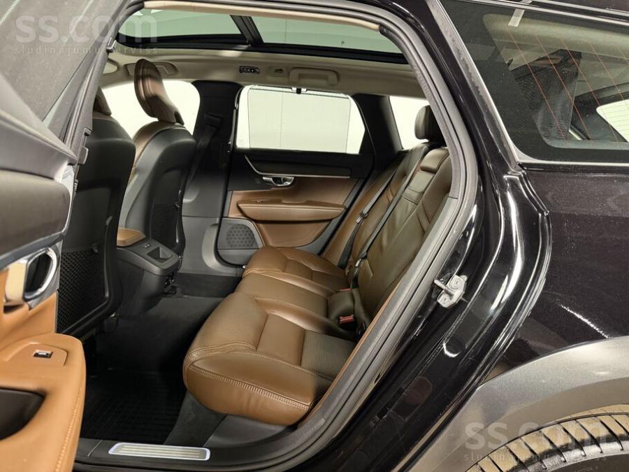 Melns Volvo V90 2018 Jūrmala, ar dzinēja tilpumu 2.00 L un nobraukumu 263 tūkst. km par 19750 €, foto 20 vietnē AUTOMOTO.COM.LV