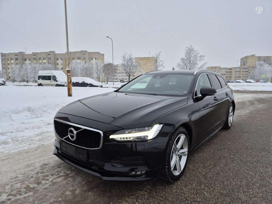 Black Volvo V90 2019 in Panevezys, with an engine capacity of 1.97 L and mileage of 533 thousand km for 10900 €, photo 1 on AUTOMOTO.COM.LV