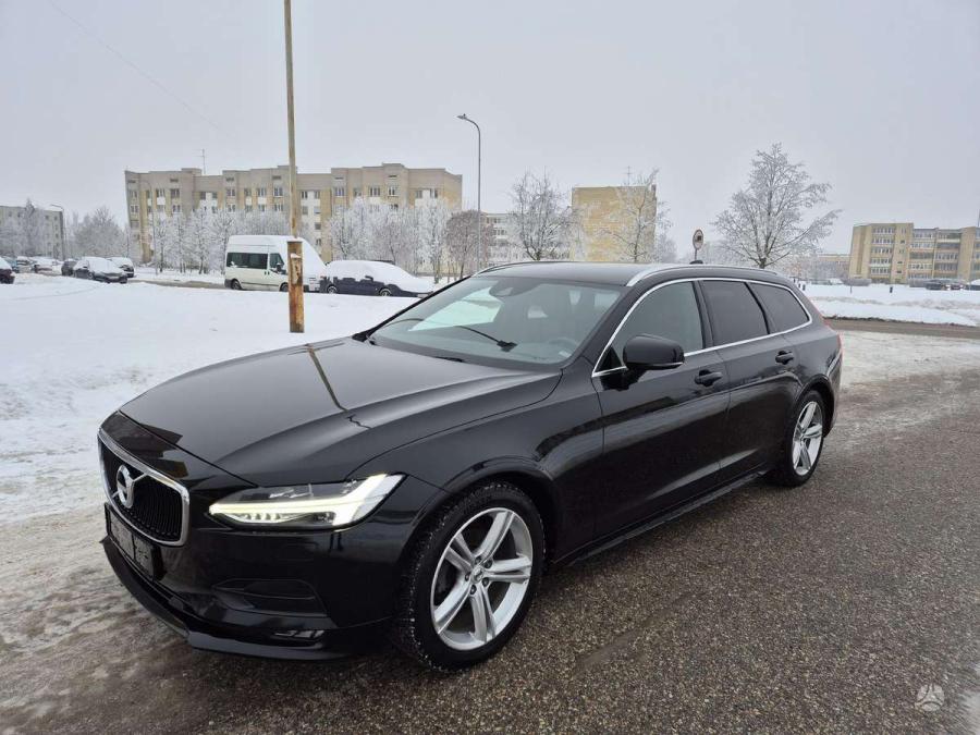 Black Volvo V90 2019 in Panevezys, with an engine capacity of 1.97 L and mileage of 533 thousand km for 10900 €, photo 2 on AUTOMOTO.COM.LV