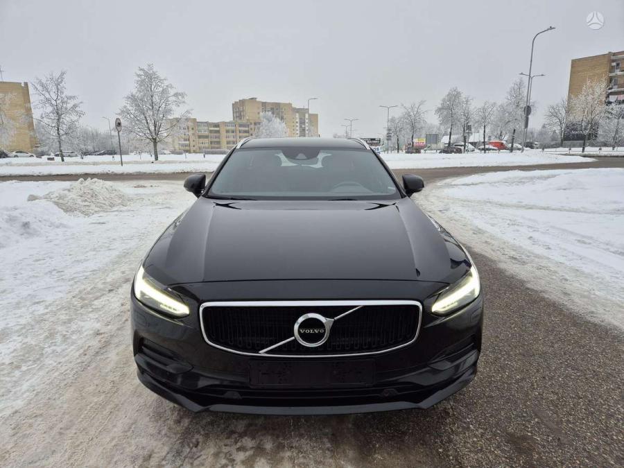 Black Volvo V90 2019 in Panevezys, with an engine capacity of 1.97 L and mileage of 533 thousand km for 10900 €, photo 7 on AUTOMOTO.COM.LV