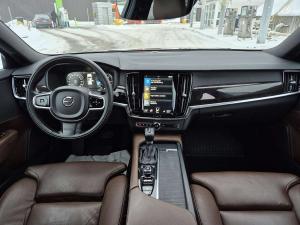 Black Volvo V90 2019 in Panevezys, with an engine capacity of 1.97 L and mileage of 533 thousand km for 10900 €, photo 13 on AUTOMOTO.COM.LV