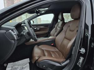 Black Volvo V90 2019 in Panevezys, with an engine capacity of 1.97 L and mileage of 533 thousand km for 10900 €, photo 19 on AUTOMOTO.COM.LV
