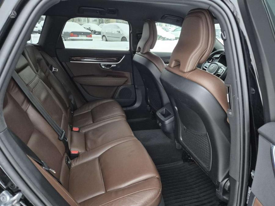 Black Volvo V90 2019 in Panevezys, with an engine capacity of 1.97 L and mileage of 533 thousand km for 10900 €, photo 24 on AUTOMOTO.COM.LV