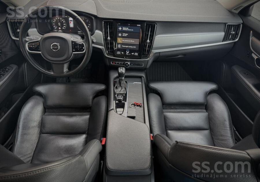 Black Volvo V90 2019 in Riga, with an engine capacity of 2.00 L and mileage of 223 thousand km for 18400 €, photo 11 on AUTOMOTO.COM.LV
