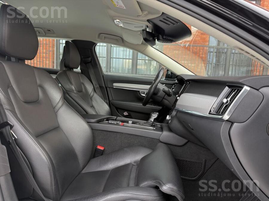 Black Volvo V90 2019 in Riga, with an engine capacity of 2.00 L and mileage of 223 thousand km for 18400 €, photo 13 on AUTOMOTO.COM.LV