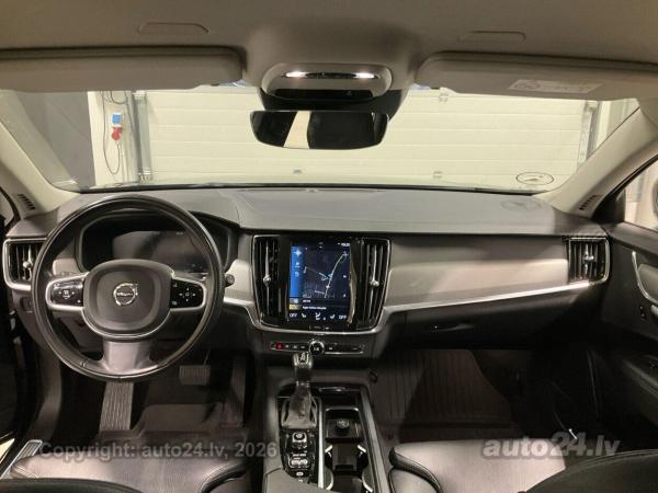 Black Volvo V90 2019 in Tartu, with an engine capacity of 2.00 L and mileage of 201 thousand km for 16900 €, photo 7 on AUTOMOTO.COM.LV