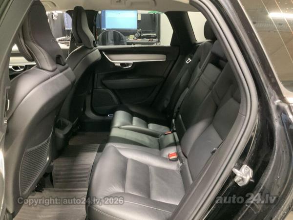 Black Volvo V90 2019 in Tartu, with an engine capacity of 2.00 L and mileage of 201 thousand km for 16900 €, photo 10 on AUTOMOTO.COM.LV