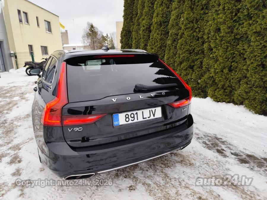Black Volvo V90 2019 in Paide, with an engine capacity of 2.00 L and mileage of 233 thousand km for 15990 €, photo 5 on AUTOMOTO.COM.LV