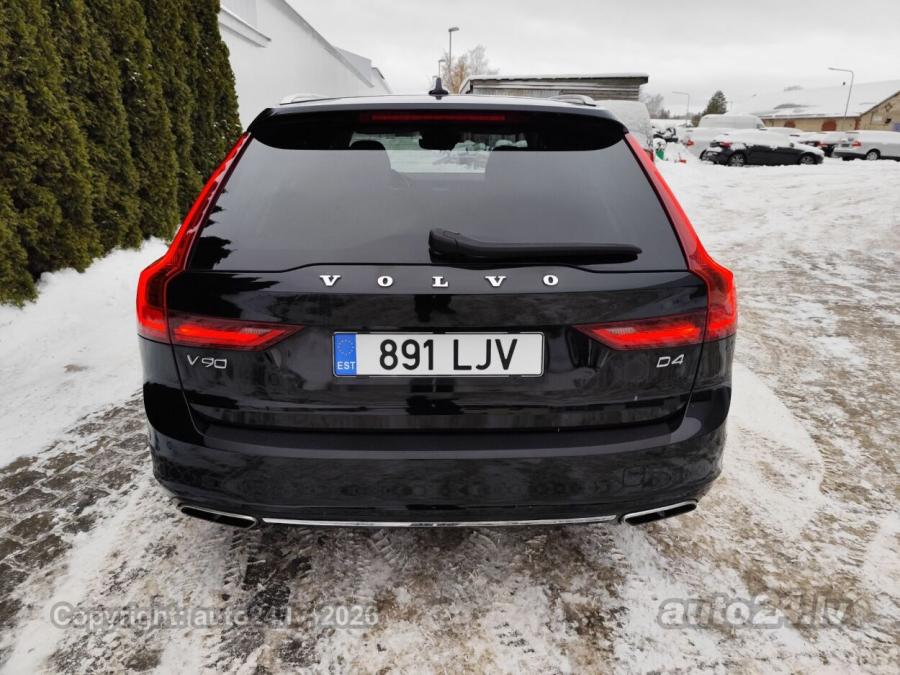 Black Volvo V90 2019 in Paide, with an engine capacity of 2.00 L and mileage of 233 thousand km for 15990 €, photo 6 on AUTOMOTO.COM.LV