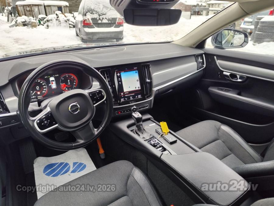 Black Volvo V90 2019 in Paide, with an engine capacity of 2.00 L and mileage of 233 thousand km for 15990 €, photo 17 on AUTOMOTO.COM.LV
