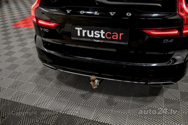 Black Volvo V90 2019 in Parnu, with an engine capacity of 2.00 L and mileage of 215 thousand km for 16900 €, photo 11 on AUTOMOTO.COM.LV