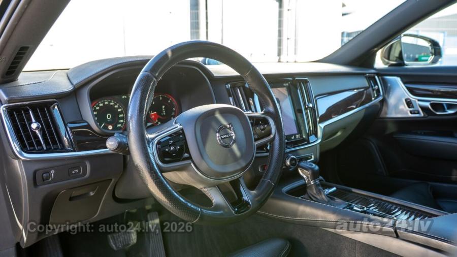 Melns Volvo V90 2019 Tallina, ar dzinēja tilpumu 2.00 L un nobraukumu 178 tūkst. km par 33900 €, foto 6 vietnē AUTOMOTO.COM.LV