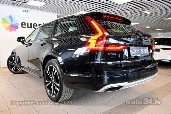 Black Volvo V90 2019 in Tallinn, with an engine capacity of 2.00 L and mileage of 139 thousand km for 29900 €, photo 1 on AUTOMOTO.COM.LV
