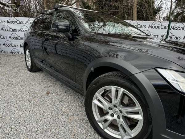 Black Volvo V90 2019 in Vilnius, with an engine capacity of 2.00 L and mileage of 199 thousand km for 21000 €, photo 6 on AUTOMOTO.COM.LV