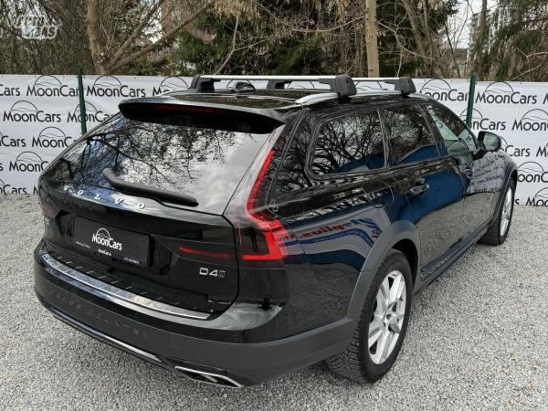 Black Volvo V90 2019 in Vilnius, with an engine capacity of 2.00 L and mileage of 199 thousand km for 21000 €, photo 8 on AUTOMOTO.COM.LV