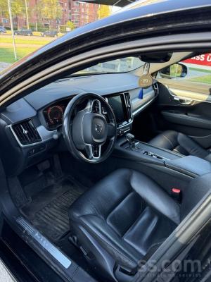 Melns Volvo V90 2019 Rīga, ar dzinēja tilpumu 2.00 L un nobraukumu 260 tūkst. km par 15000 €, foto 6 vietnē AUTOMOTO.COM.LV