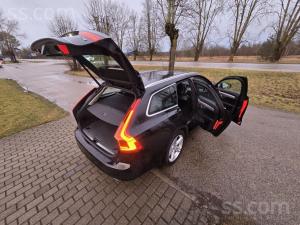 Melns Volvo V90 2019 Ogre, ar dzinēja tilpumu 2.00 L un nobraukumu 270 tūkst. km par 13400 €, foto 10 vietnē AUTOMOTO.COM.LV