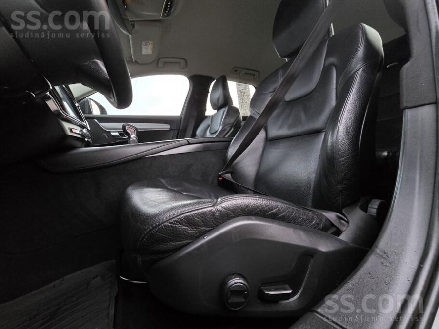 Melns Volvo V90 2019 Ogre, ar dzinēja tilpumu 2.00 L un nobraukumu 270 tūkst. km par 13400 €, foto 15 vietnē AUTOMOTO.COM.LV