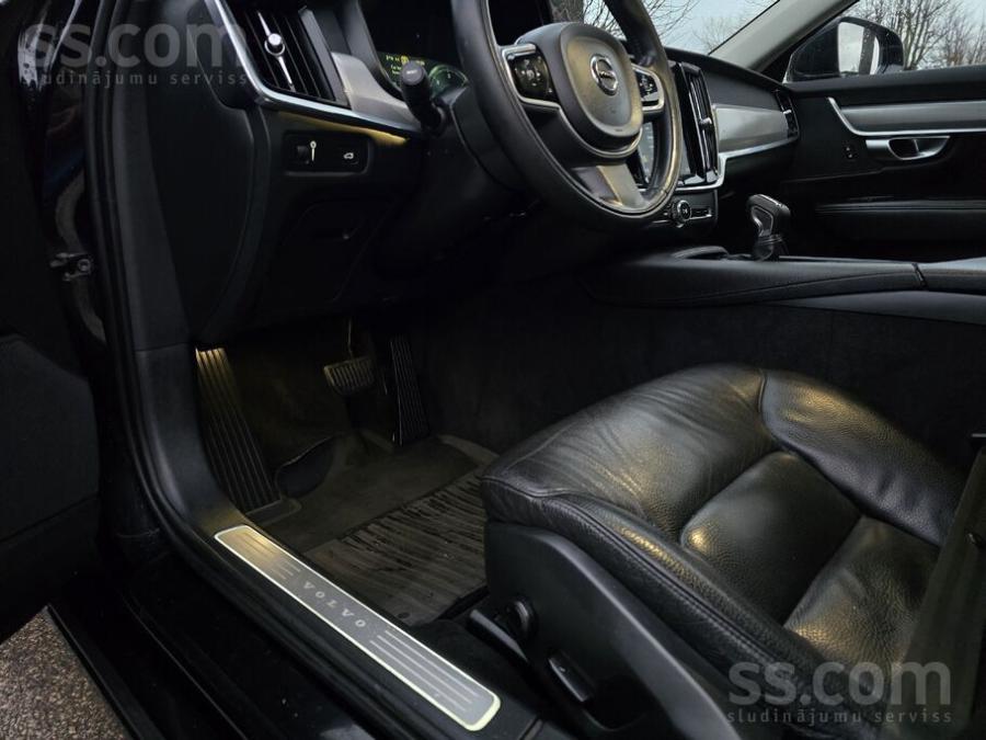 Melns Volvo V90 2019 Ogre, ar dzinēja tilpumu 2.00 L un nobraukumu 270 tūkst. km par 13400 €, foto 17 vietnē AUTOMOTO.COM.LV