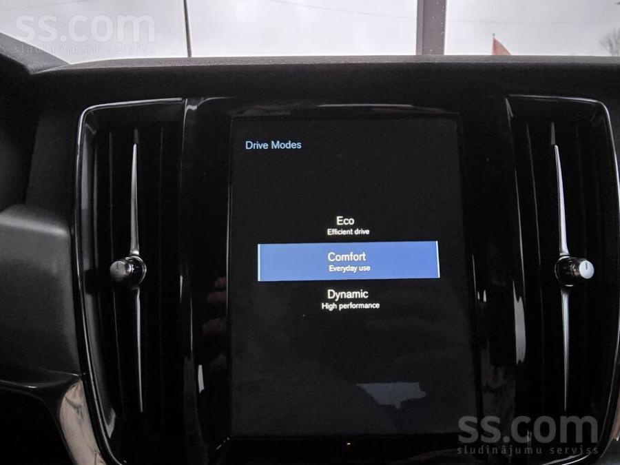 Melns Volvo V90 2019 Ogre, ar dzinēja tilpumu 2.00 L un nobraukumu 270 tūkst. km par 13400 €, foto 19 vietnē AUTOMOTO.COM.LV