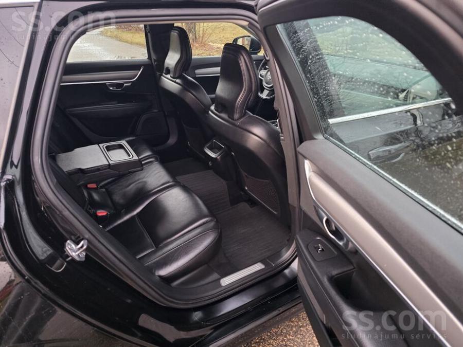 Melns Volvo V90 2019 Ogre, ar dzinēja tilpumu 2.00 L un nobraukumu 270 tūkst. km par 13400 €, foto 25 vietnē AUTOMOTO.COM.LV