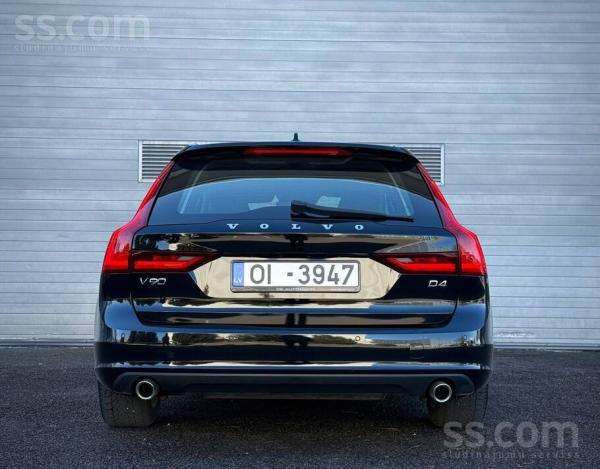 Black Volvo V90 2019 in Riga, with an engine capacity of 2.00 L and mileage of 230 thousand km for 17500 €, photo 6 on AUTOMOTO.COM.LV