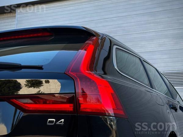 Black Volvo V90 2019 in Riga, with an engine capacity of 2.00 L and mileage of 230 thousand km for 17500 €, photo 8 on AUTOMOTO.COM.LV