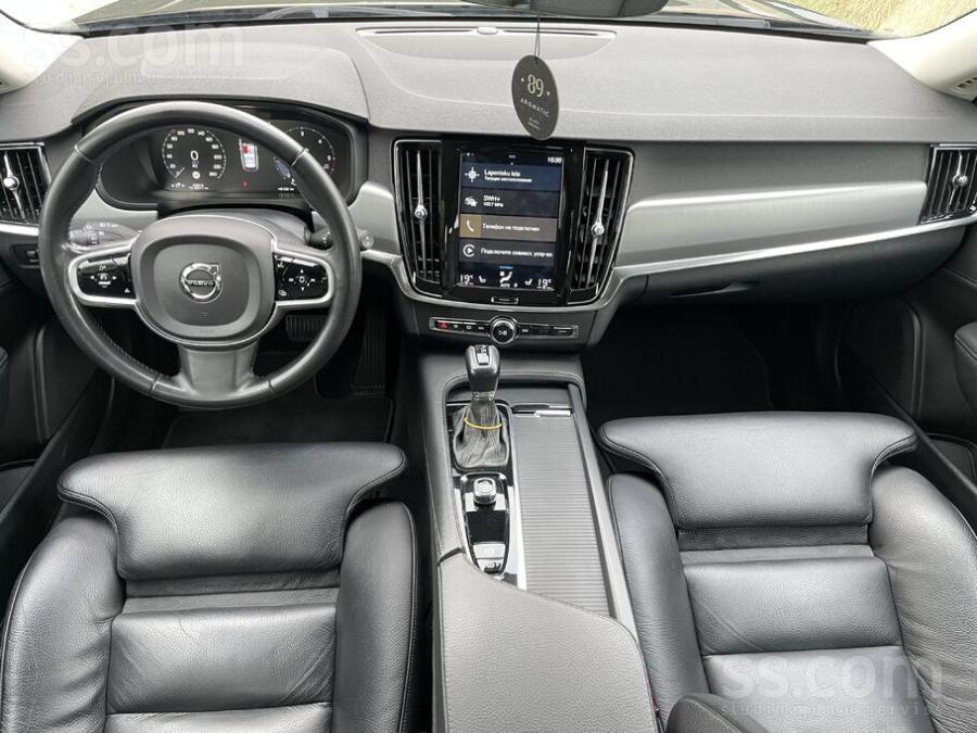 Melns Volvo V90 2019 Rīga, ar dzinēja tilpumu 2.00 L un nobraukumu 235 tūkst. km par 16400 €, foto 7 vietnē AUTOMOTO.COM.LV
