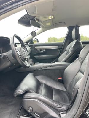 Melns Volvo V90 2019 Rīga, ar dzinēja tilpumu 2.00 L un nobraukumu 235 tūkst. km par 16400 €, foto 10 vietnē AUTOMOTO.COM.LV
