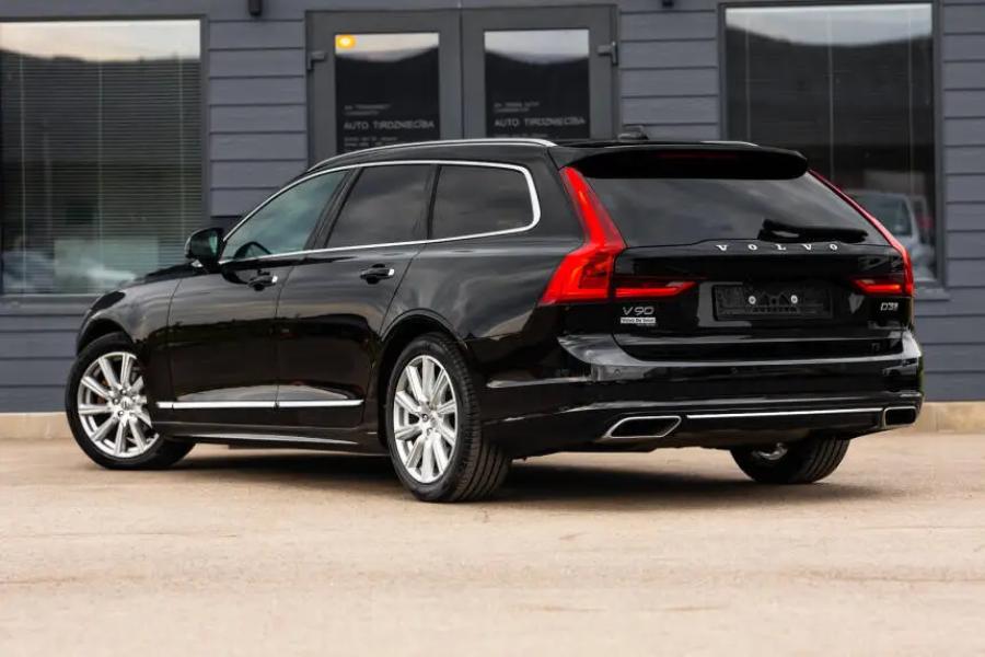 Melns Volvo V90 2019 Jelgava, ar dzinēja tilpumu 2.00 L un nobraukumu 198 tūkst. km par 19850 €, foto 3 vietnē AUTOMOTO.COM.LV