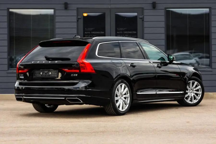 Melns Volvo V90 2019 Jelgava, ar dzinēja tilpumu 2.00 L un nobraukumu 198 tūkst. km par 19850 €, foto 5 vietnē AUTOMOTO.COM.LV
