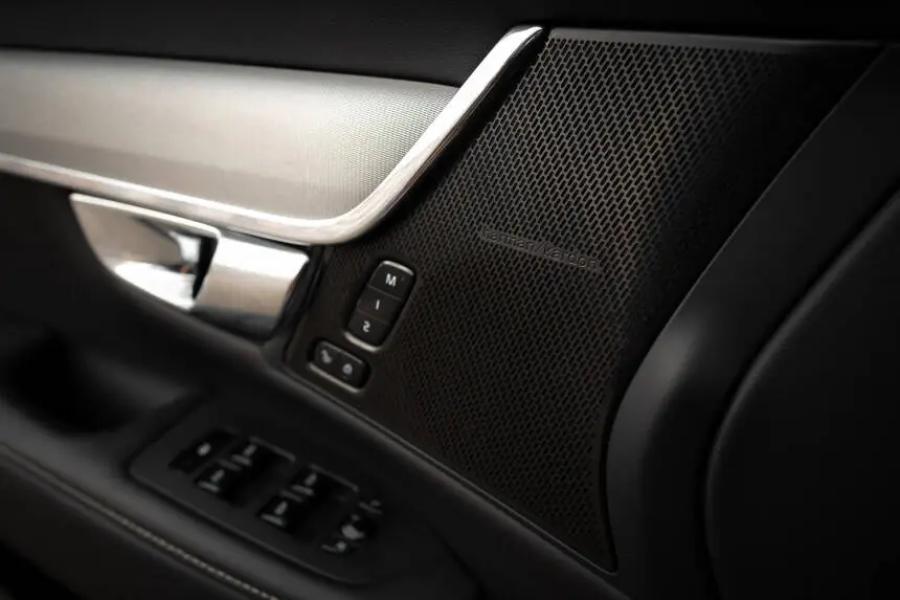 Melns Volvo V90 2019 Jelgava, ar dzinēja tilpumu 2.00 L un nobraukumu 198 tūkst. km par 19850 €, foto 13 vietnē AUTOMOTO.COM.LV