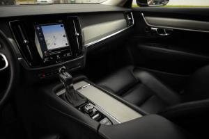 Melns Volvo V90 2019 Jelgava, ar dzinēja tilpumu 2.00 L un nobraukumu 198 tūkst. km par 19850 €, foto 15 vietnē AUTOMOTO.COM.LV