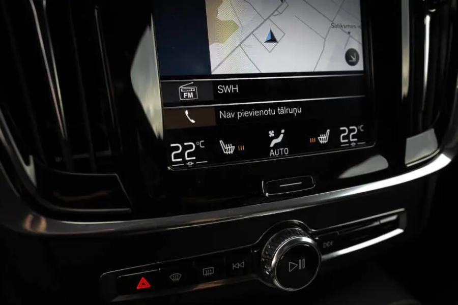 Melns Volvo V90 2019 Jelgava, ar dzinēja tilpumu 2.00 L un nobraukumu 198 tūkst. km par 19850 €, foto 18 vietnē AUTOMOTO.COM.LV