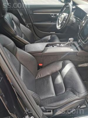 Black Volvo V90 2019 in Riga, with an engine capacity of 2.00 L and mileage of 147 thousand km for 22500 €, photo 9 on AUTOMOTO.COM.LV