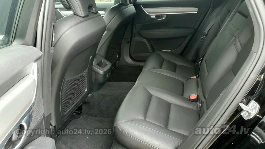 Black Volvo V90 2019 in Tallinn, with an engine capacity of 2.00 L and mileage of 256 thousand km for 15500 €, photo 9 on AUTOMOTO.COM.LV