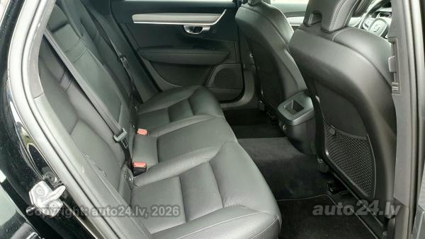 Black Volvo V90 2019 in Tallinn, with an engine capacity of 2.00 L and mileage of 256 thousand km for 15500 €, photo 9 on AUTOMOTO.COM.LV