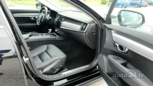 Black Volvo V90 2019 in Tallinn, with an engine capacity of 2.00 L and mileage of 256 thousand km for 15500 €, photo 12 on AUTOMOTO.COM.LV