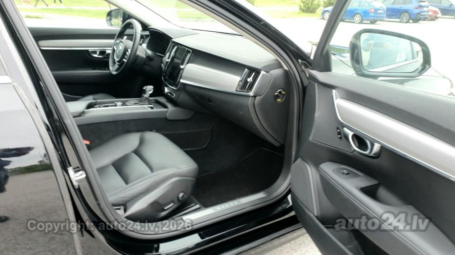 Black Volvo V90 2019 in Tallinn, with an engine capacity of 2.00 L and mileage of 256 thousand km for 15500 €, photo 12 on AUTOMOTO.COM.LV