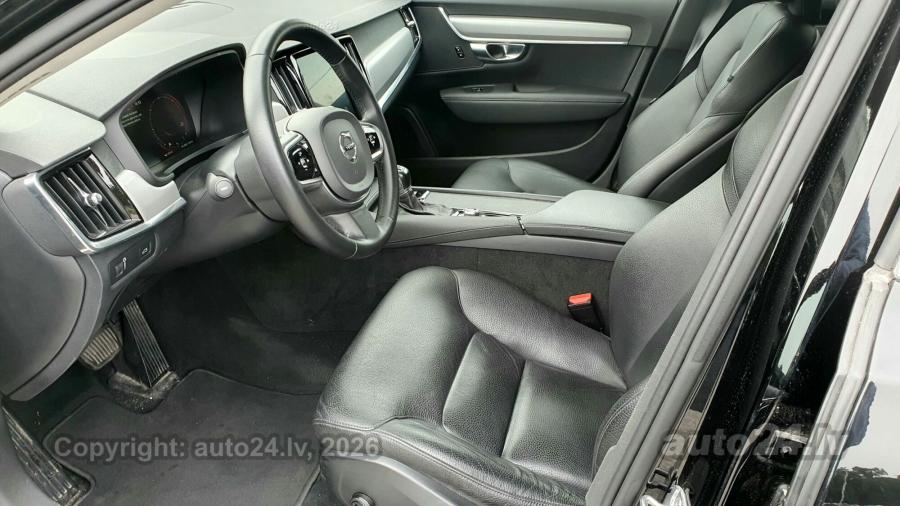 Black Volvo V90 2019 in Tallinn, with an engine capacity of 2.00 L and mileage of 256 thousand km for 15500 €, photo 13 on AUTOMOTO.COM.LV