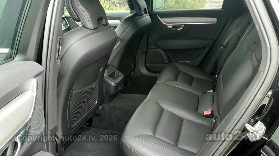 Black Volvo V90 2019 in Tallinn, with an engine capacity of 2.00 L and mileage of 256 thousand km for 15500 €, photo 15 on AUTOMOTO.COM.LV