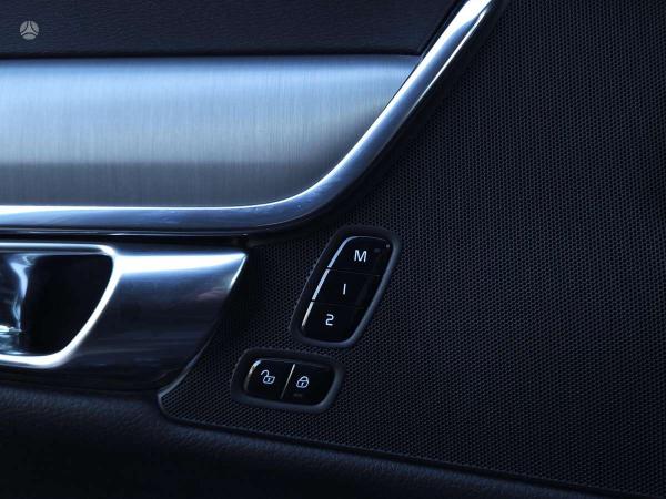 Melns Volvo V90 2019 Kauņa, ar dzinēja tilpumu 2.00 L un nobraukumu 270 tūkst. km par 16450 €, foto 7 vietnē AUTOMOTO.COM.LV