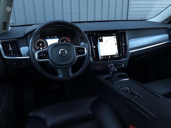 Melns Volvo V90 2019 Kauņa, ar dzinēja tilpumu 2.00 L un nobraukumu 270 tūkst. km par 16450 €, foto 9 vietnē AUTOMOTO.COM.LV