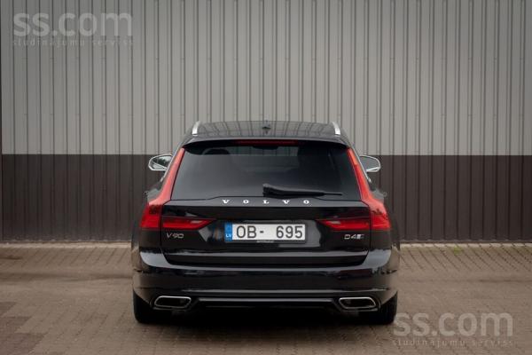 Black Volvo V90 2019 in Talsi, with an engine capacity of 2.00 L and mileage of 308 thousand km for 14950 €, photo 5 on AUTOMOTO.COM.LV