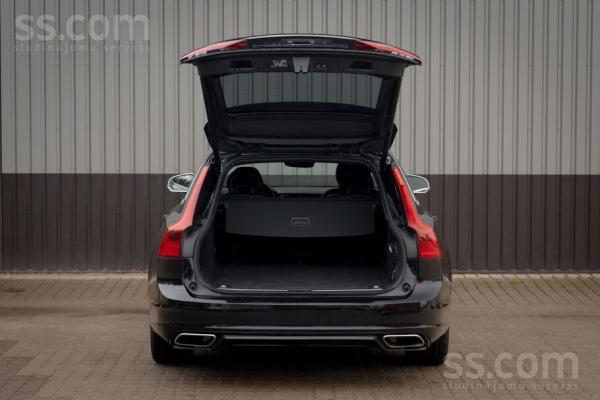 Black Volvo V90 2019 in Talsi, with an engine capacity of 2.00 L and mileage of 308 thousand km for 14950 €, photo 6 on AUTOMOTO.COM.LV